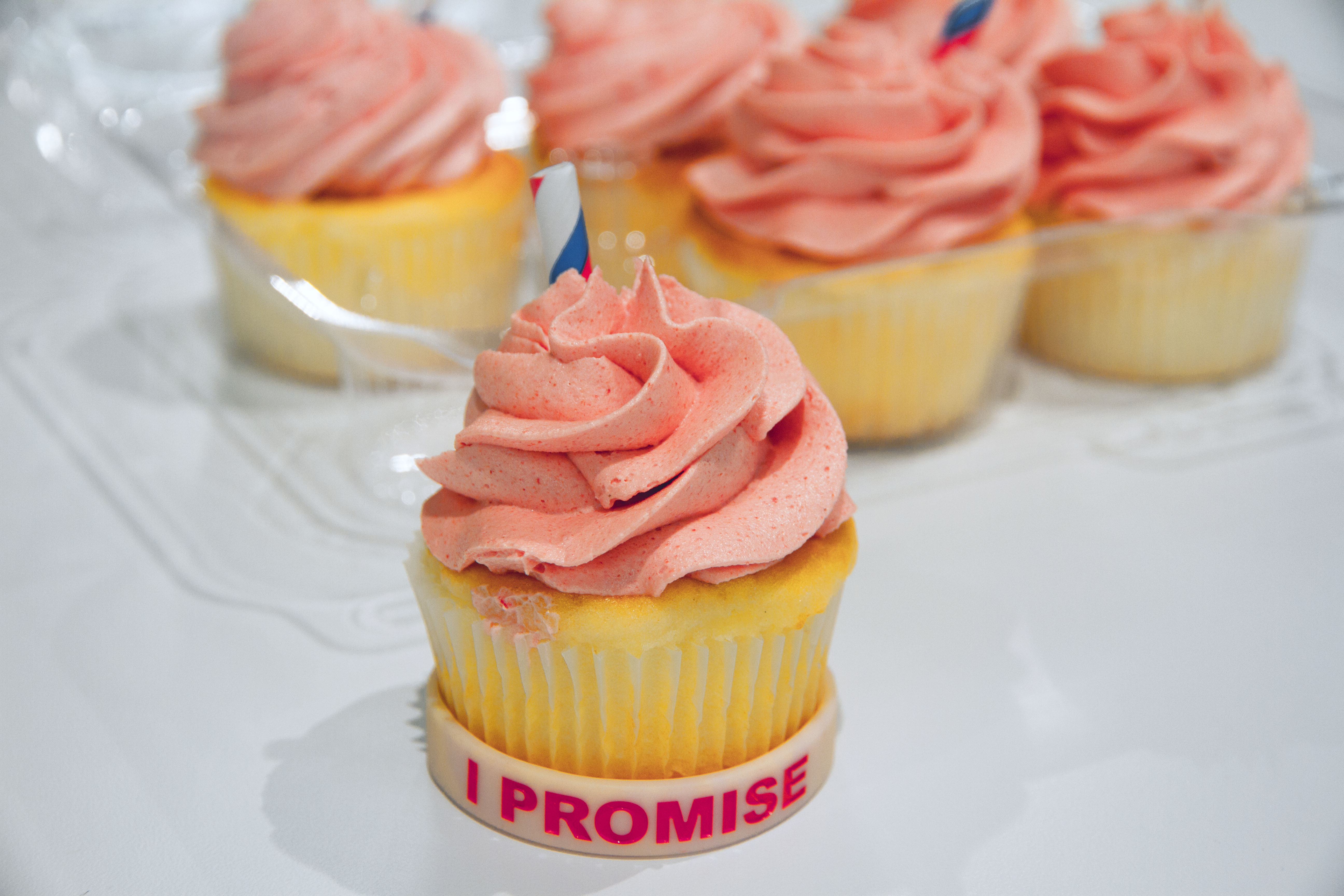Akron bakery creates cupcake for LeBron's foundation | wkyc.com