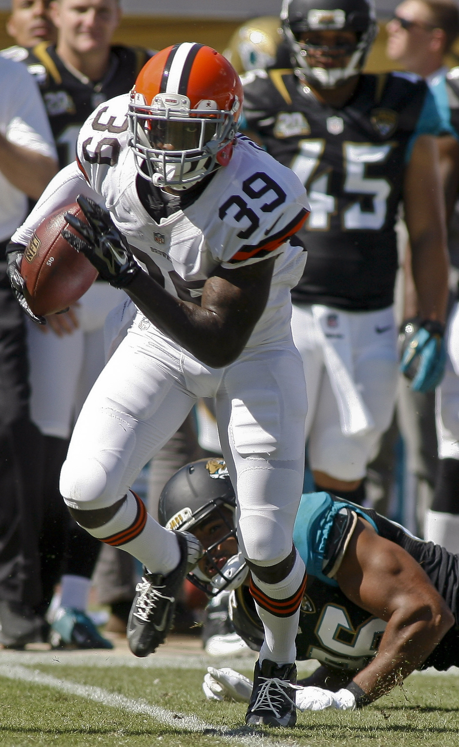 Tashaun Gipson content to play under tender | wkyc.com