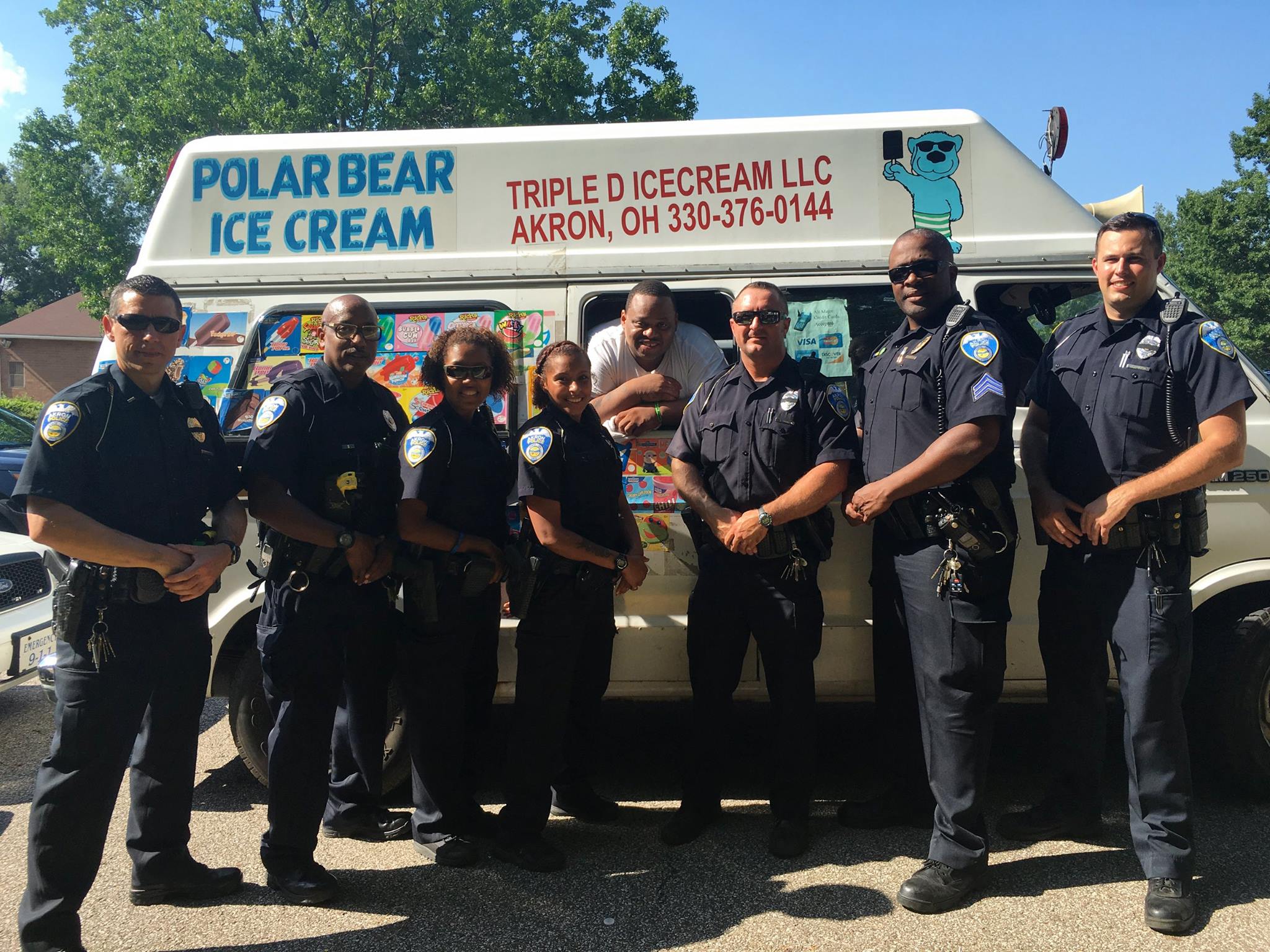 Akron Police buy ice cream for kids on hot day | wkyc.com