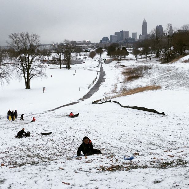 Season's first snowy weekend brings fun for families | wkyc.com