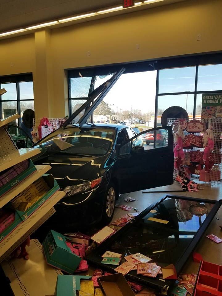 Car crashes into Dollar Tree store in Mentor-on-the-Lake | wkyc.com