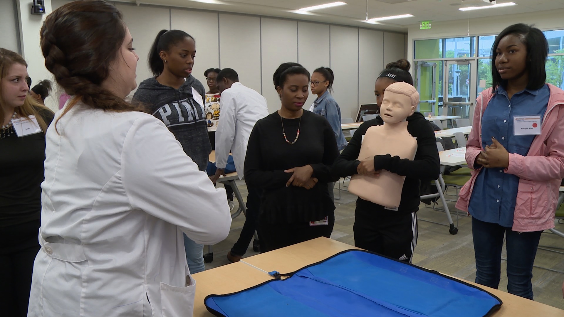 Middle school students go to medical school | wkyc.com
