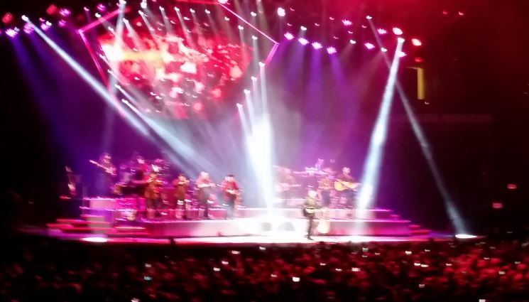 Neil Diamond 50th anniversary tour in Cleveland tonight | wkyc.com